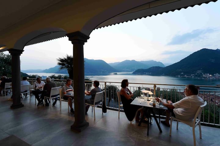 Camera Matrimoniale Con Balcone Vista Montagna - Iseo