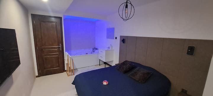 Chambre Avec Bain Balneo Et Parking Privé - Grignan