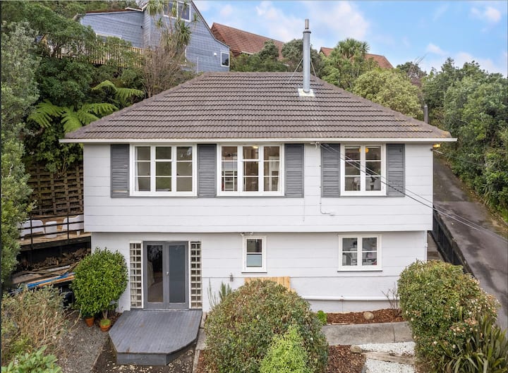 The Peacock House. 3 Bedroom House Close To Cbd - Wellington