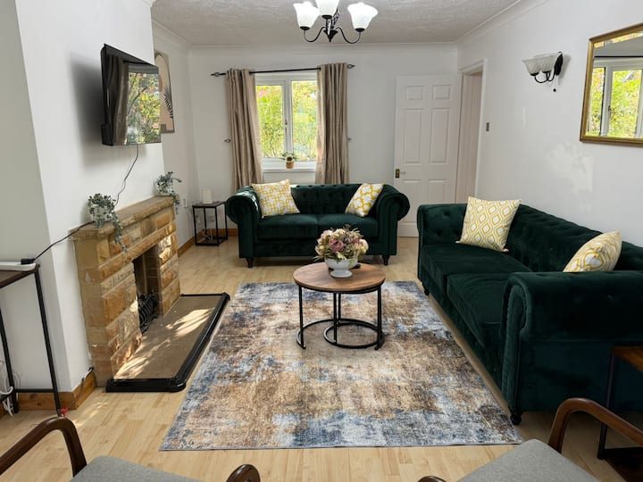Astlethorpe Haven - Spacious Modern Home - Milton Keynes