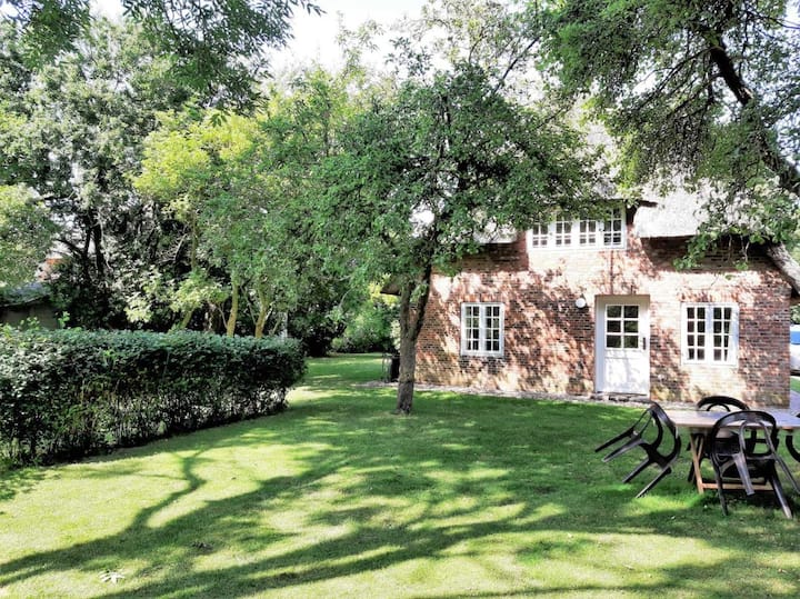 Huus ÅSe: Historical Vacation Property In Alkersum - Wittdün auf Amrum