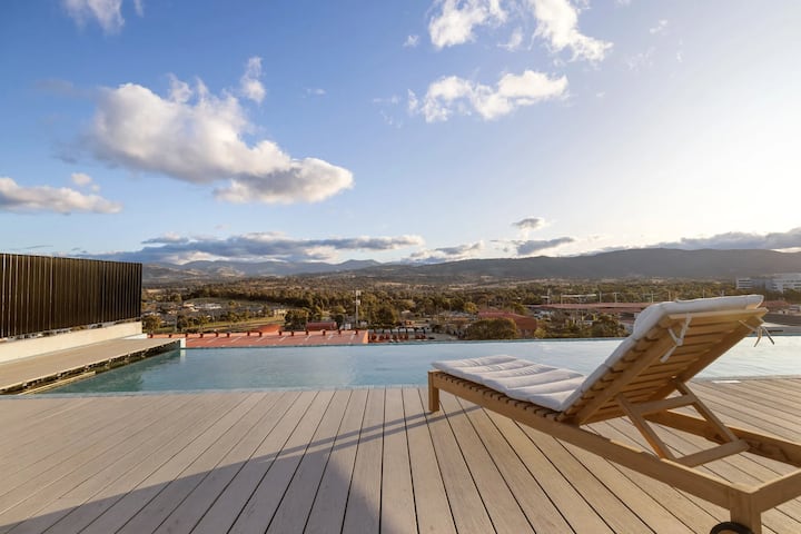 Modern Apartment In Tuggeranong With Pool & Spa - Canberra