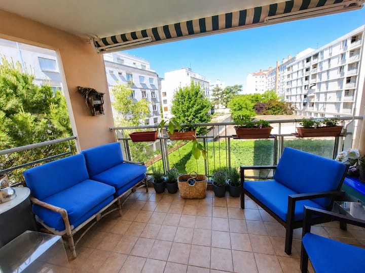 T3 Traversant-balcon, Ascenseur, Calme & Lumineux - La Confluence - Lyon
