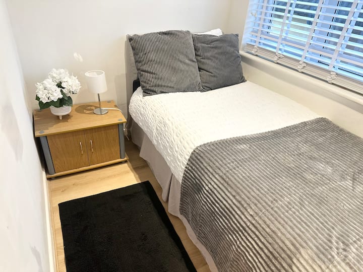 Elegant | City Hospital & Sherwood Shop | Sleeps 6 - Nottingham