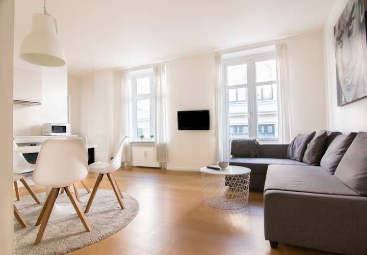Central Copenhagen Apartment Right By Round Tower - Copenaghen