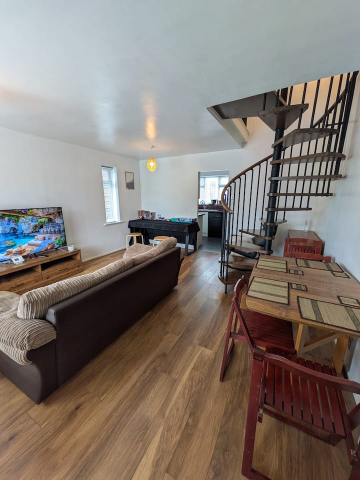 Charming Home Near Blackpool Prom - Free Parking - 블랙풀
