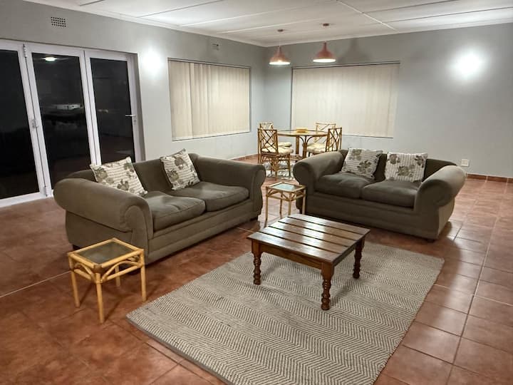 Holiday Space In C Place Jeffreys Bay - Jeffreys Bay