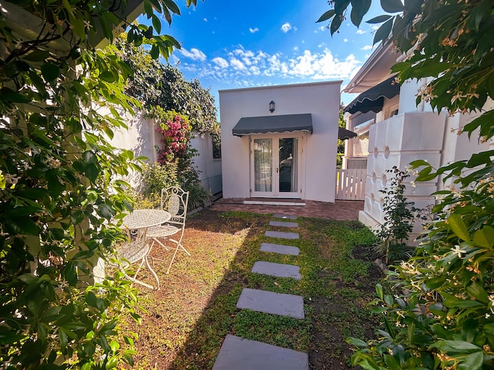 Romantic Garden Cottage - Franschhoek