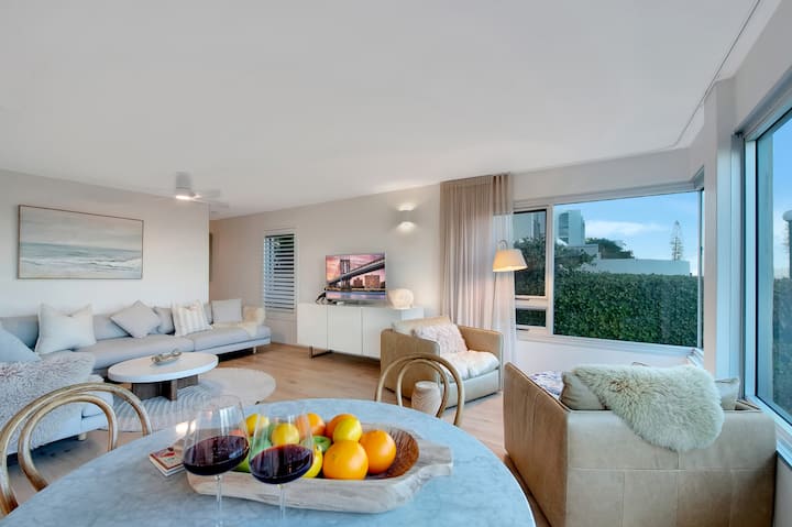 Beachfront Escape | Stylish 2br With Ocean Views - Alexandra Headland