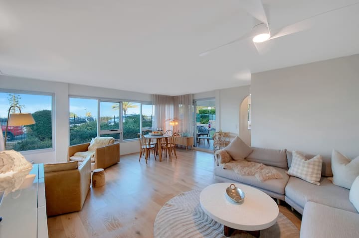 Beachfront Escape | Stylish 2br With Ocean Views - Mooloolaba