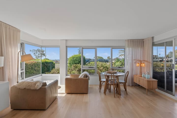 Beachfront Escape, Ocean Breeze, Walk Everywhere - Sunshine Coast