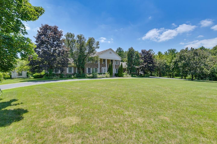 6 Shared Acres, Pool Table: Barrington Hills Apt! - Hoffman Estates, IL