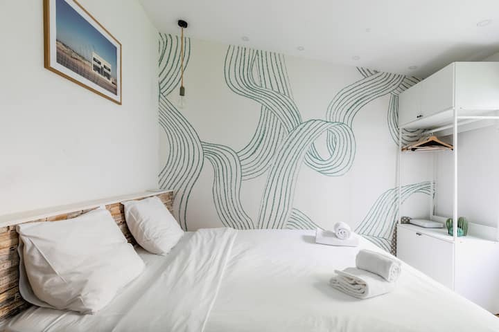 Charming Little House In The Heart Of Batignolles - Paris