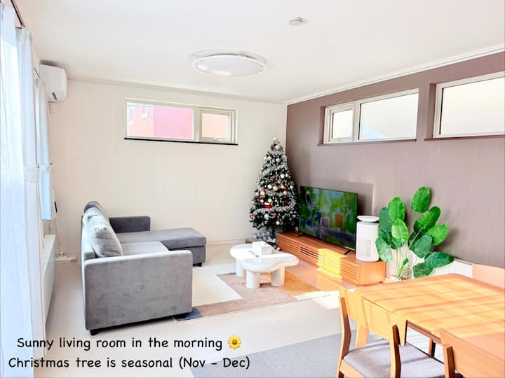 (New) 2-story Home – Modern & Cozy – Free Parking - 札幌市