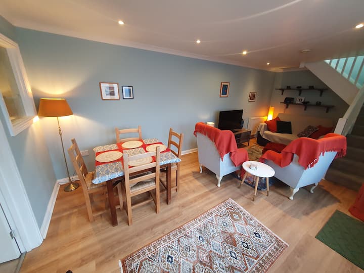 Cosy Cottage In The Centre Of Dursley - Forest of Dean
