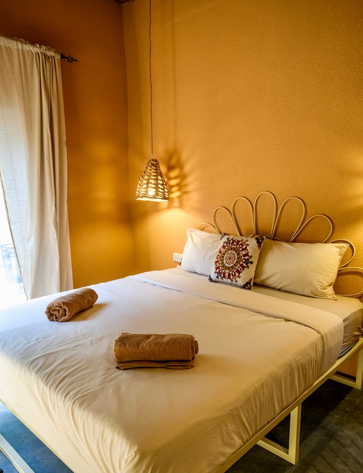 Under The Tree - Mango - Oman