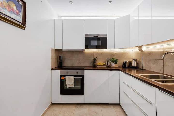 Ljus Och Fräsch Trea I Stockholm ÄLvsjö - Stockholm