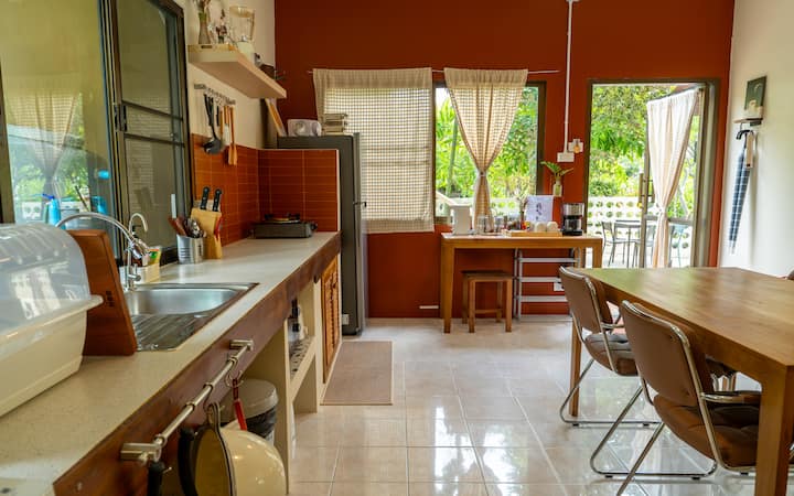 Couple & Family Garden Stay, Close The City - Chiang Mai