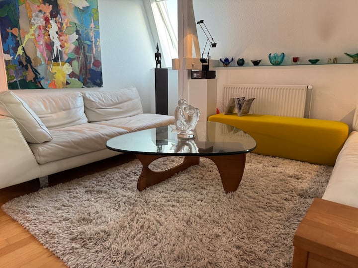 Modernes Designatelier üBer Den Dächern Von Hh -