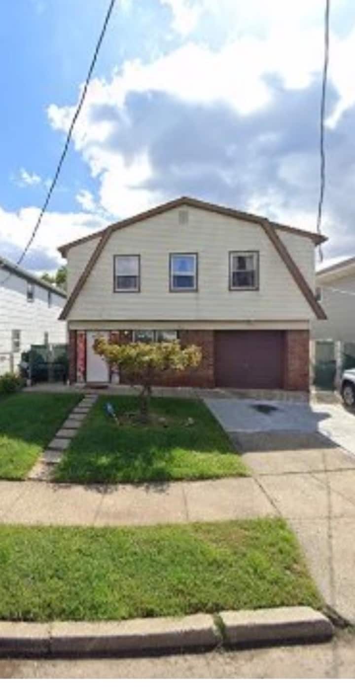 Cozy Home Walking Distance To Train Station - スタテンアイランド, NY