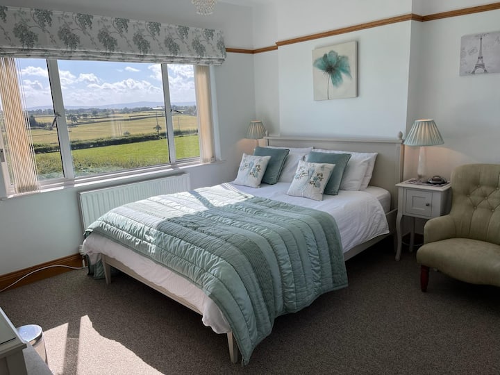 The Bushmills Retreat: Timeless Country Charm - Ballymoney