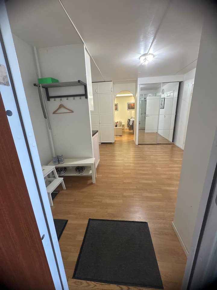 2 Sovrum, Vardagsrum Kök Och Delat Badrum! - Stockholm