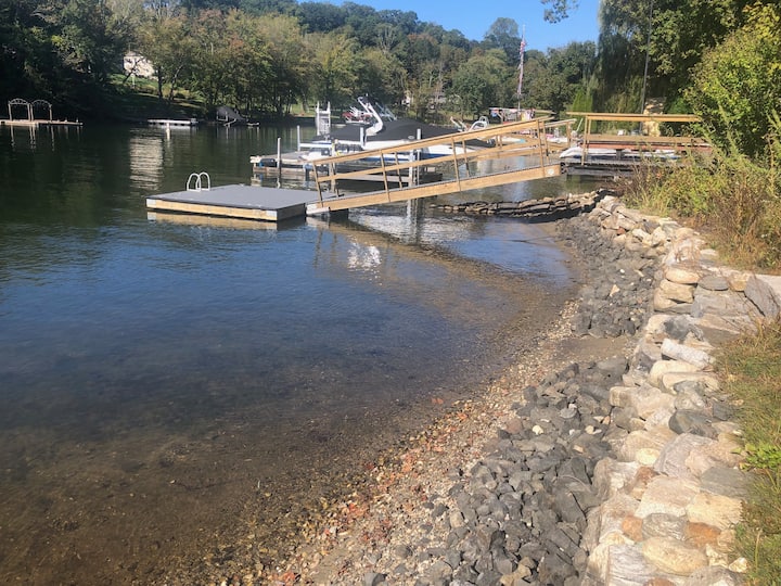 Lake Front Cottage With Fireplace - Bridgewater, CT