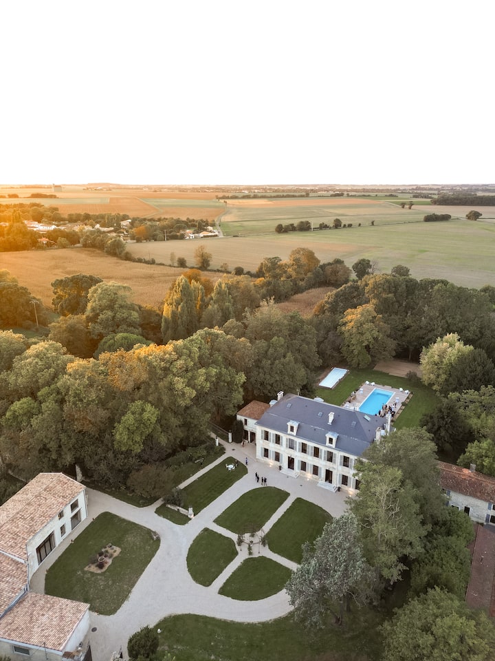 Château Avec Piscine - Le Château Du Petit Mazurié - Charente-Maritime