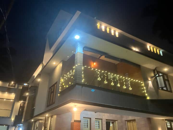 Kottail Home Stay
2 Rooms, Shared Hall & Kitchen - Kozhikode