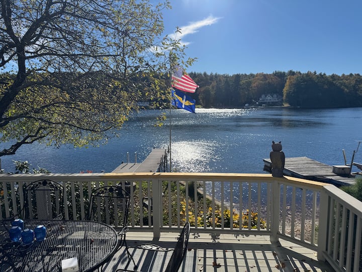 Lakefront Cottage - Hampstead, NH