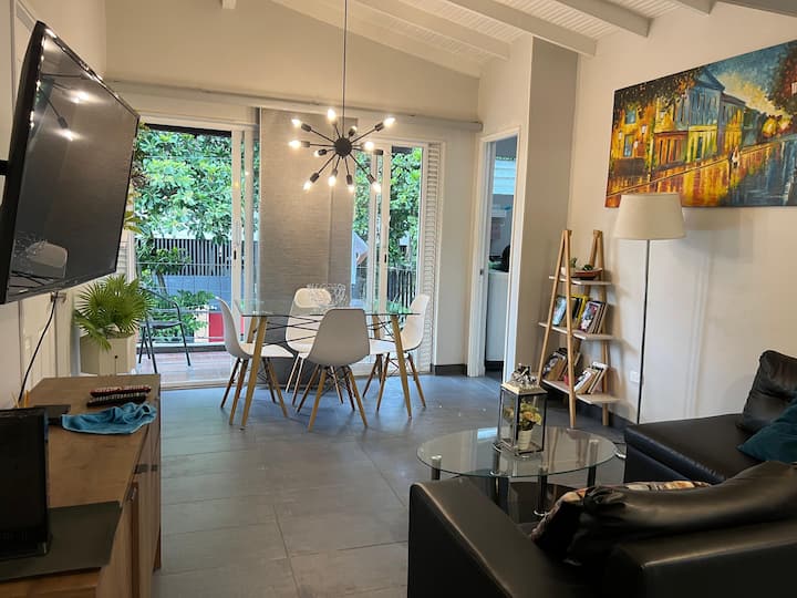 Casa Florez, Como Estar En Casa. - Medellín