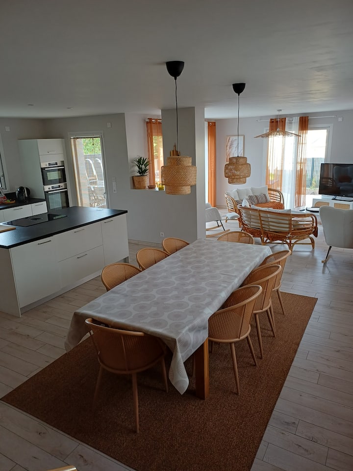 Maison 4 Suites Spa Parking Fibre –Proche Nantes - Sucé-sur-Erdre