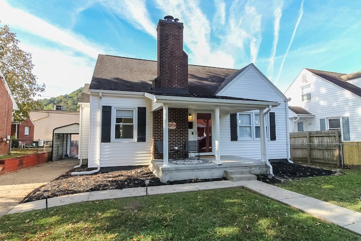 The Village Cottage - Charleston, WV