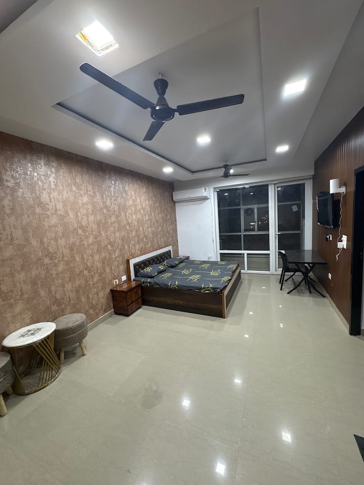 Welcome To Our Cozy And Modern Flat. - Vrindavan