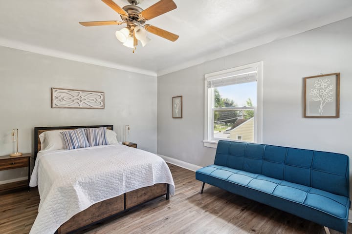 Nrs Studio Near Jeep Plant|hospitals| Business Hub - Toledo