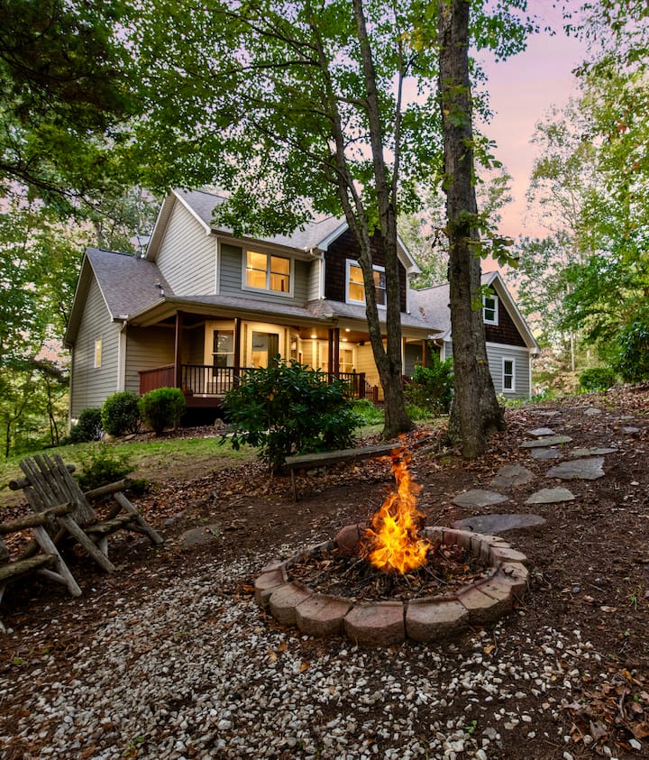 Luxury Asheville Retreat, Hot Tub, Golf Sim, Movie - North Carolina