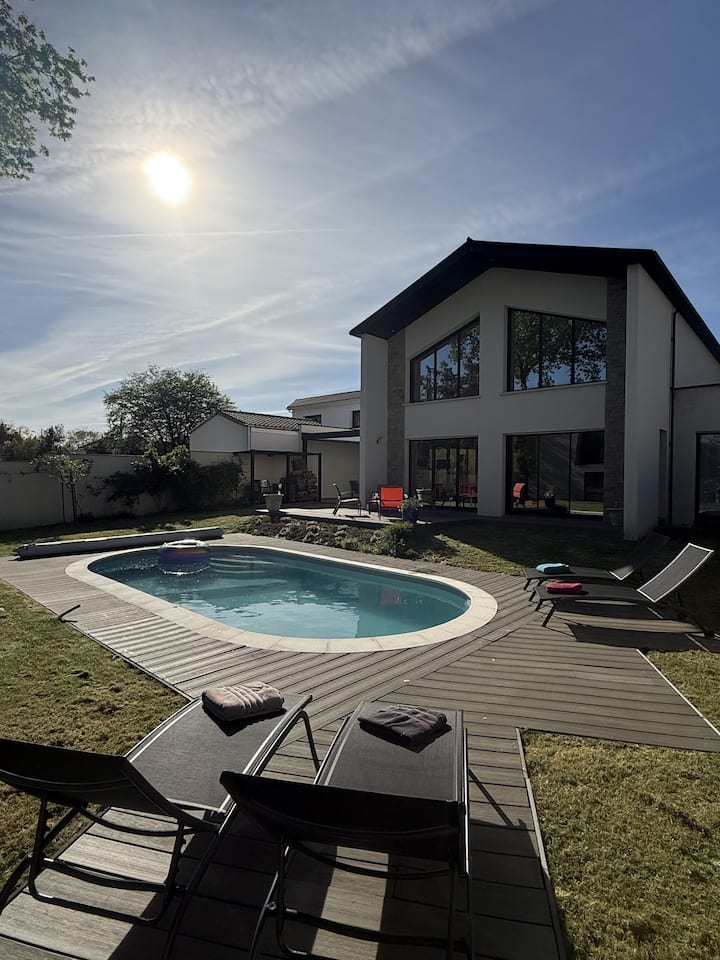 Maison Avec Piscine - 3ch - 8 Pers - Sud Loire - Forêt de Touffou