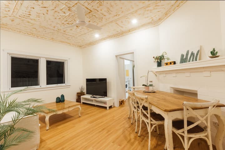 Family-sized Bondi Getaway • 4br In Prime Location - Manly