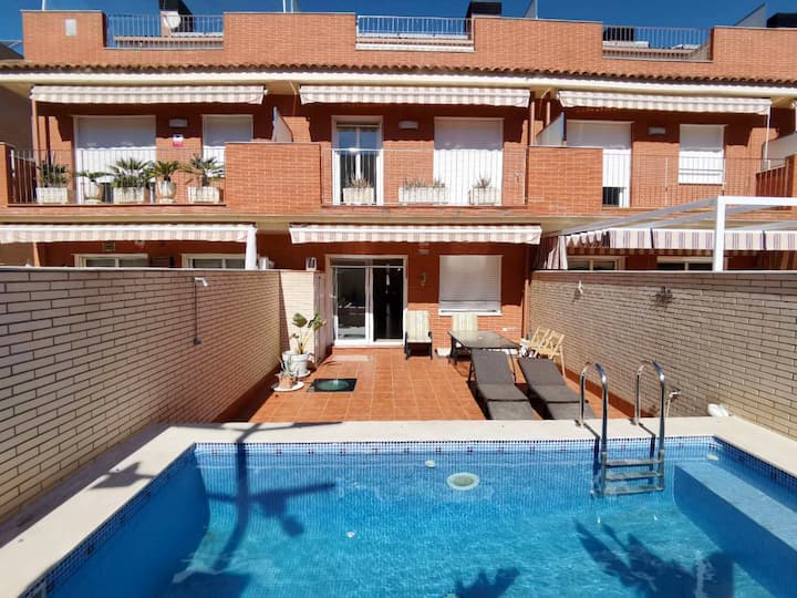 Villa Entera Con Piscina, Cerca De Fira Bcn - Barcelona