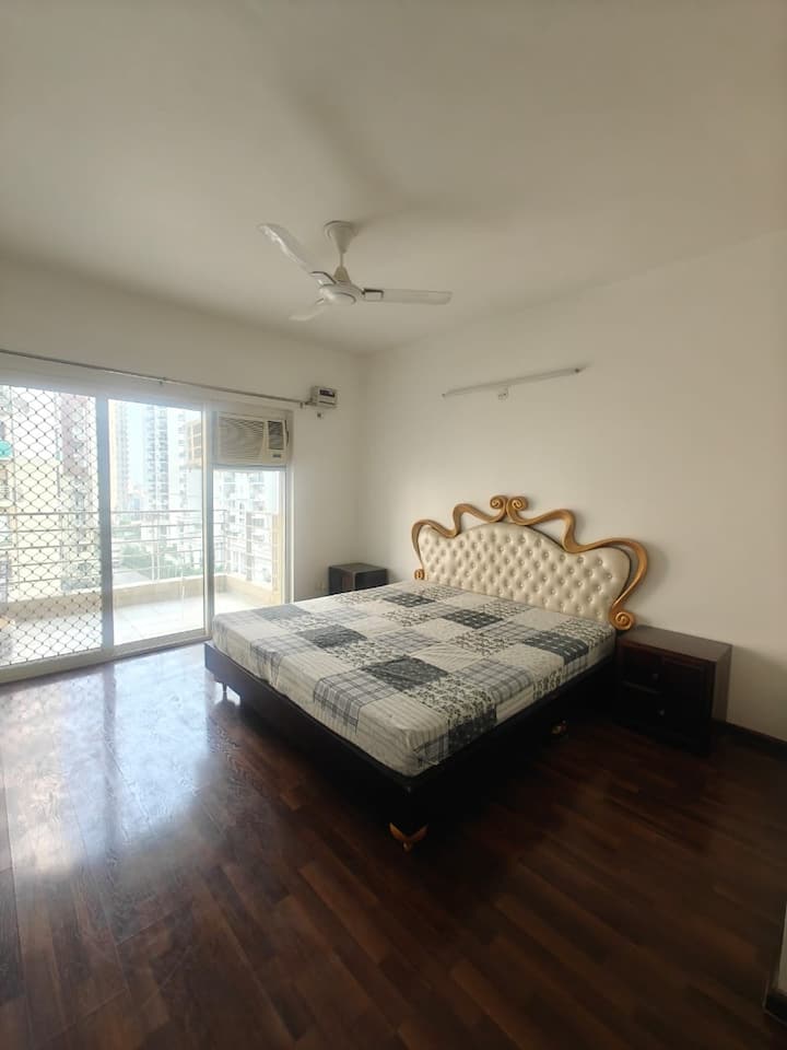 Warm & Homely Feel
The Comfort Corner - Noida