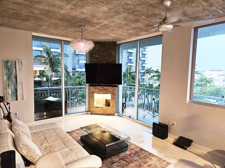 Luxury 2bd Near Clematis + Rosemary | Pool, Bbq - West Palm Beach, FL