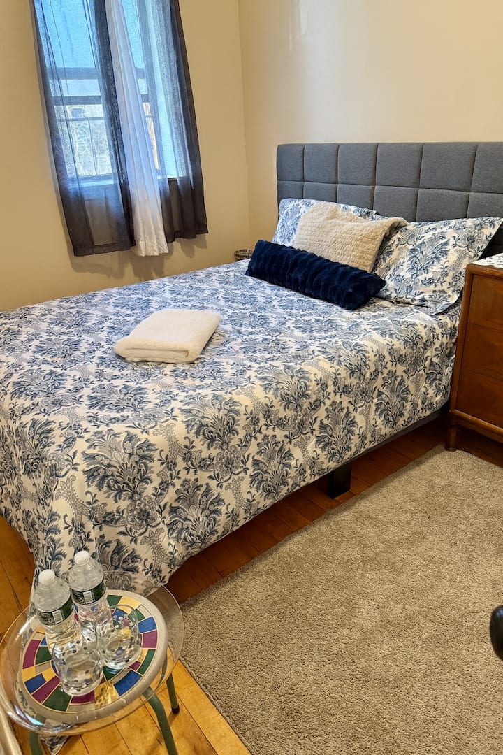Bright Private Room - The Bronx, NY