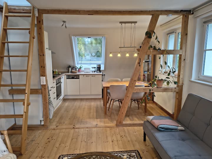 Gemütliche Dachgeschosswohnung In Ruhiger Lage - Schwäbisch Hall