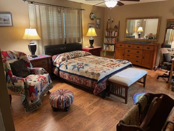 Jackson House Western Room - Lubbock, TX