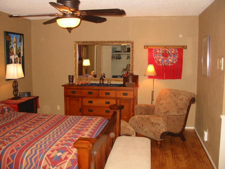 Jackson House Western Room - Lubbock, TX