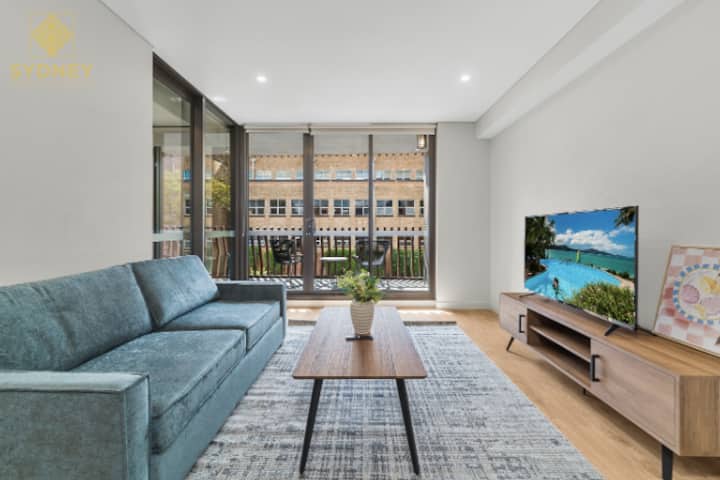 Comfort & Convenience • 2br In Vibrant Crows Nest - North Sydney