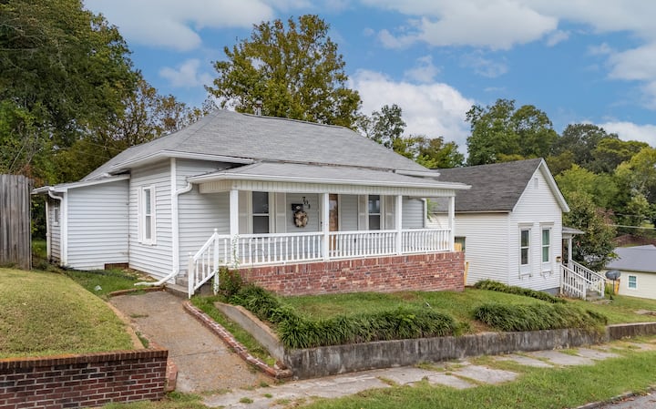 Lenoir City Bungalow - Tellico Village, TN