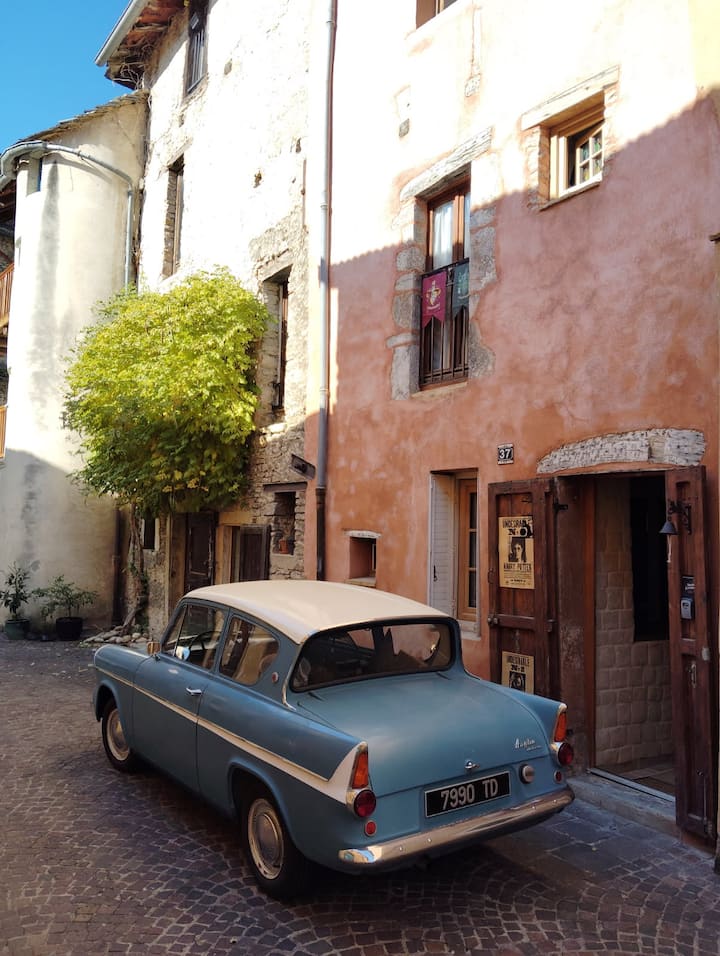 Le Terrier Des Sorciers ! - Crémieu