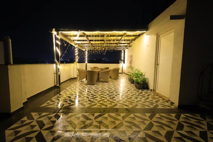 Terrace For Parties + Private Floor - Gurgaon