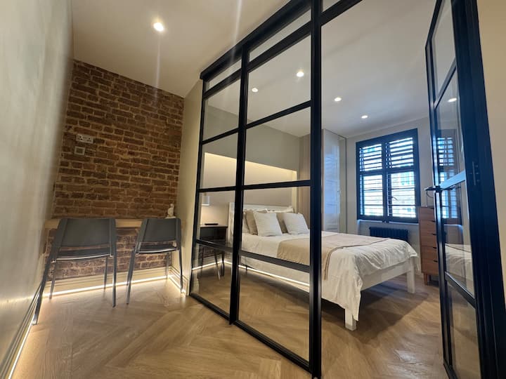 Cool 1bed Apt In Warren St - W/work Station - Marylebone